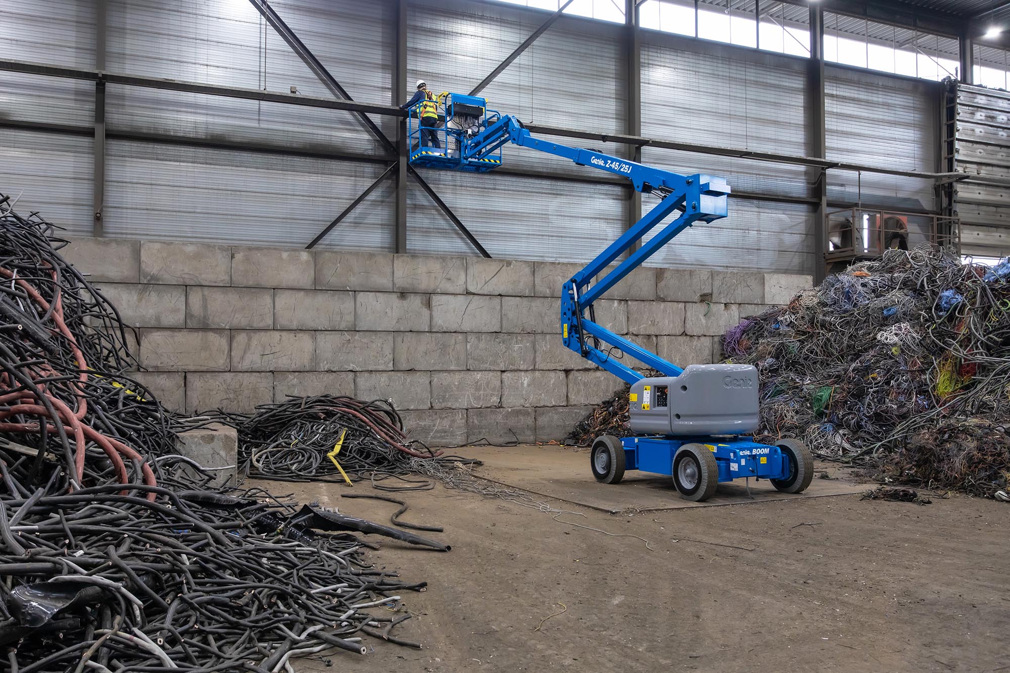 Genie® Z®-45/25J DC Articulated Boom Lift
